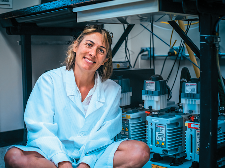 Listen to an Exclusive Excerpt from Hope Jahren’s New Book, “Lab Girl ...